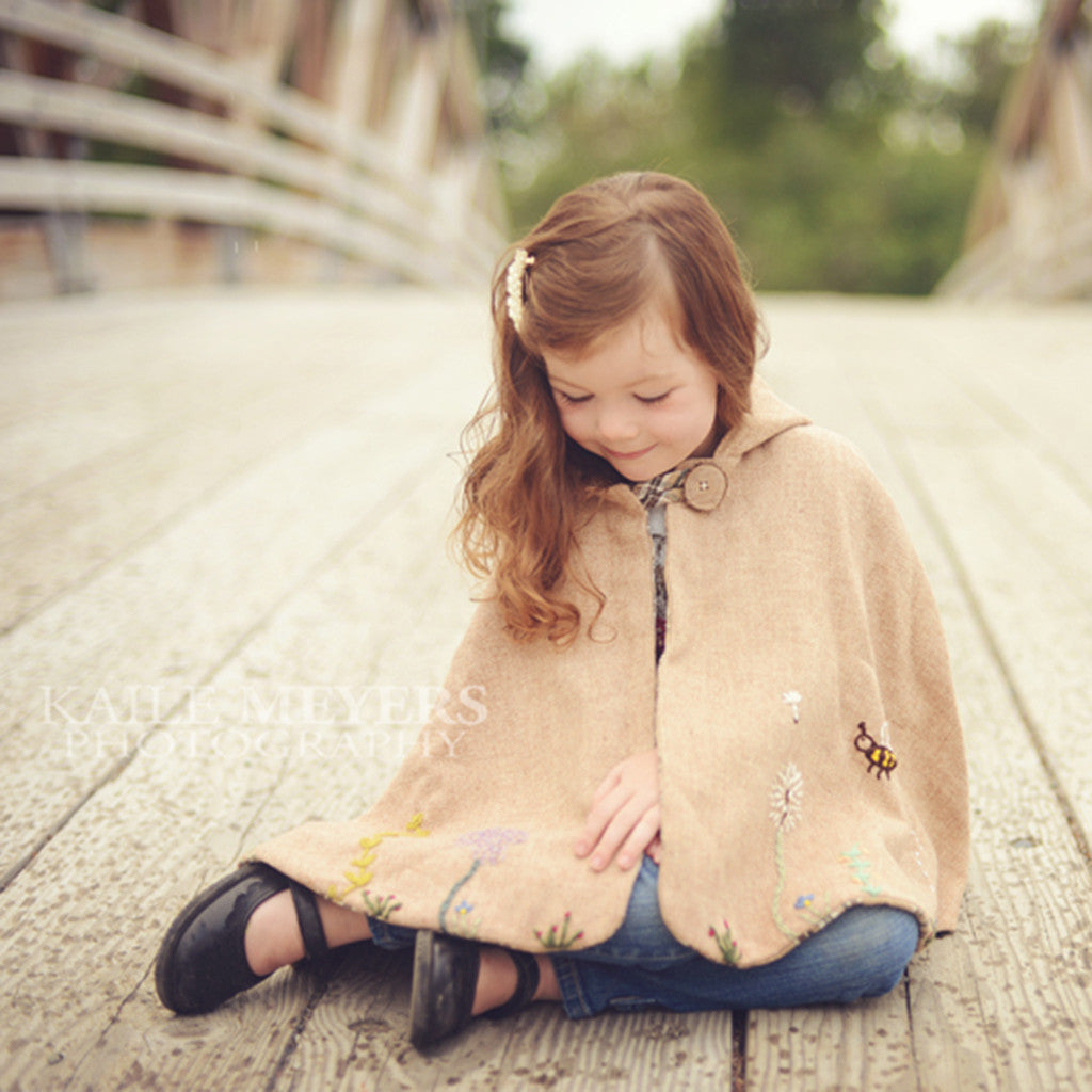Traveller Cape - Child ~ gender neutral + reversible – Twig + Tale