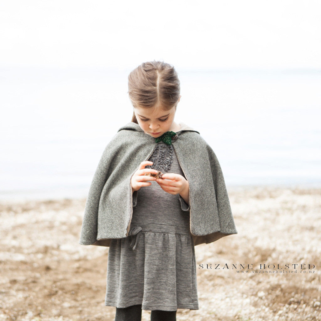 Traveller Cape - Child ~ gender neutral + reversible – Twig + Tale